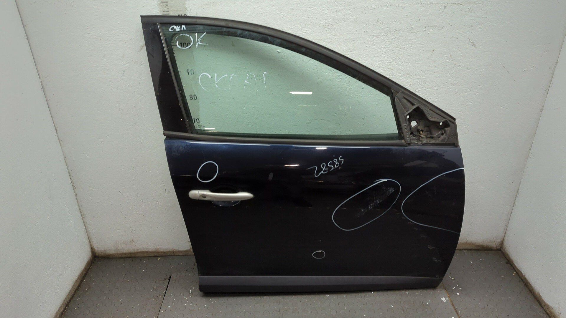 Дверь боковая (легковая) правая передняя Renault Megane 3 Б/У