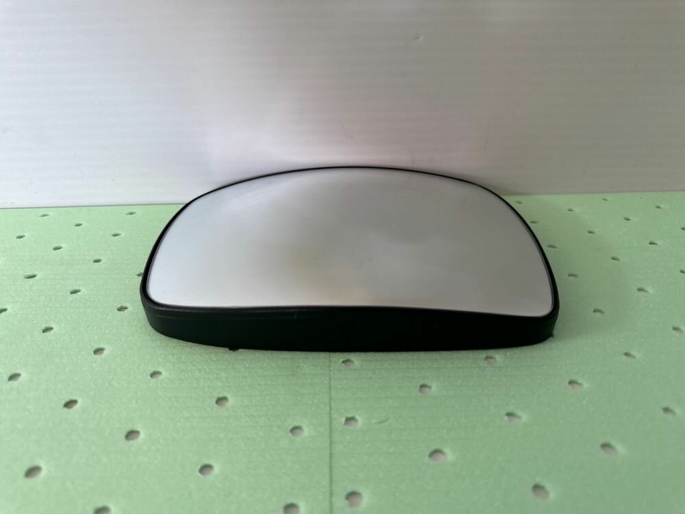 Стекло зеркала дополнительного с подогревом правое/левое DAF