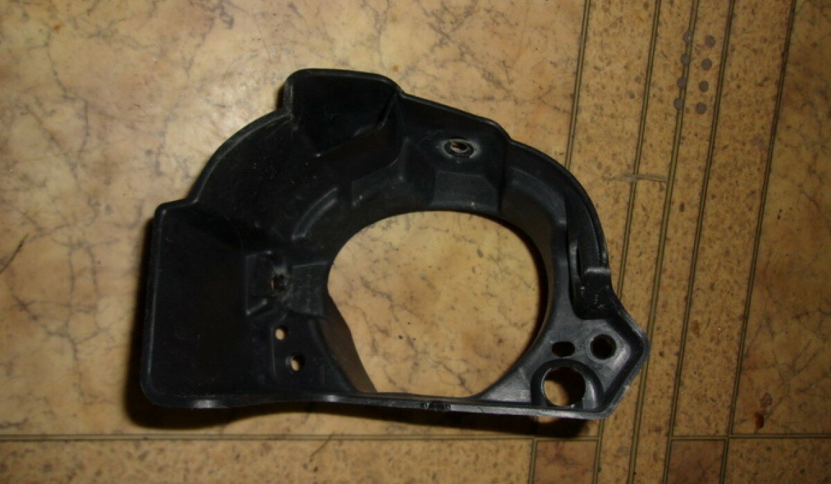 Кронштейн фары противотуманной 3 (BM/BN) Mazda BHR151684