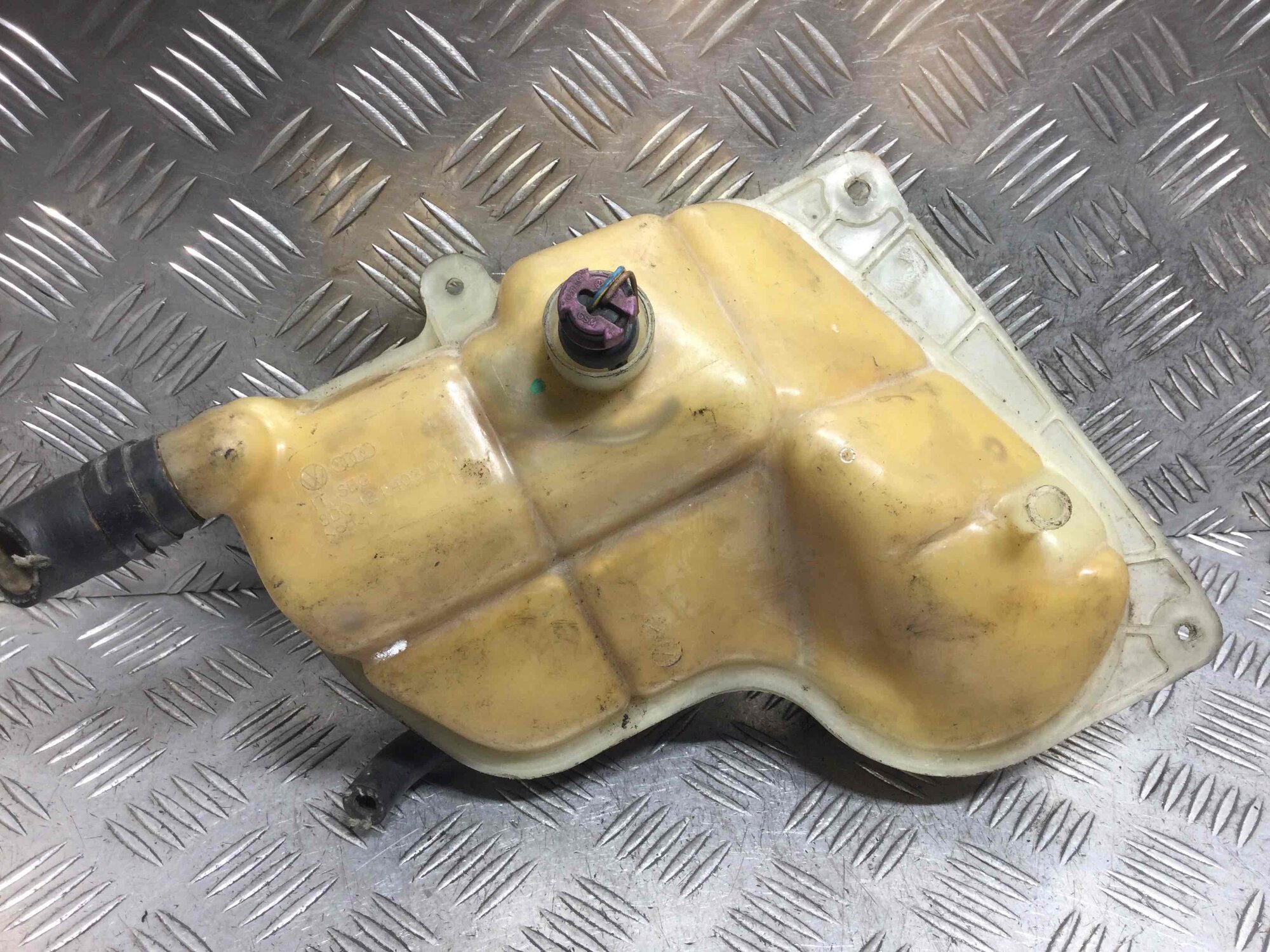 Б/У Бачок расширительный Audi A4 B5 (1994-1999) 1999 г.