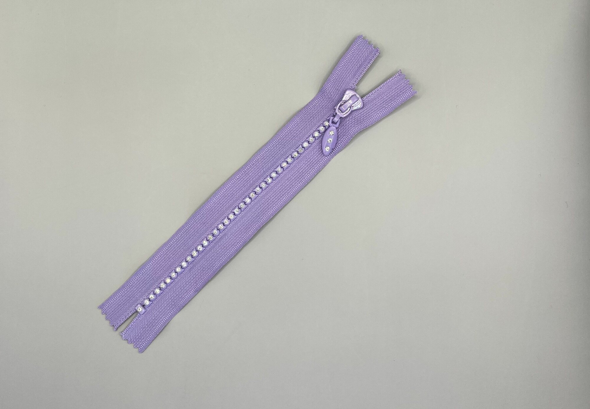 Молния декоративная,16см, тракторная со стразами , тип 5, сиреневый,1 замок.1шт.