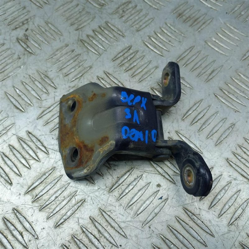 Б/У Петля двери задней левой верхняя Mazda Demio 1 DW3W / Мазда Демио 1 DW3W 1.3 B3 85Л.С. 1998