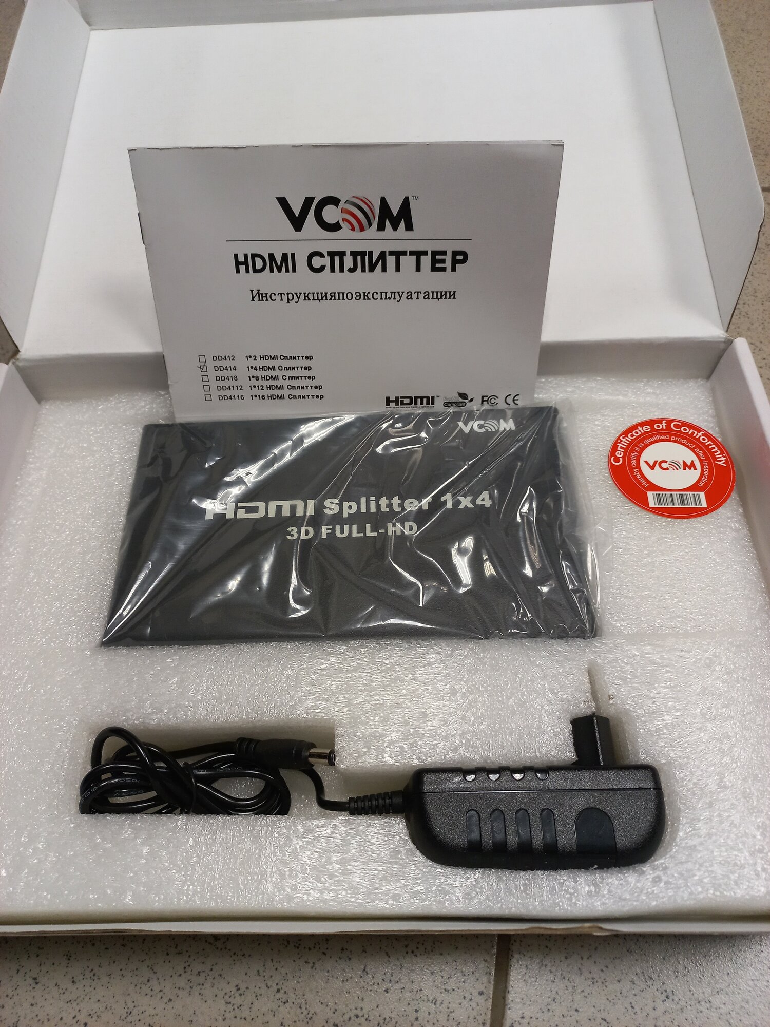 "VCOM DD414" - разветвитель HDMI