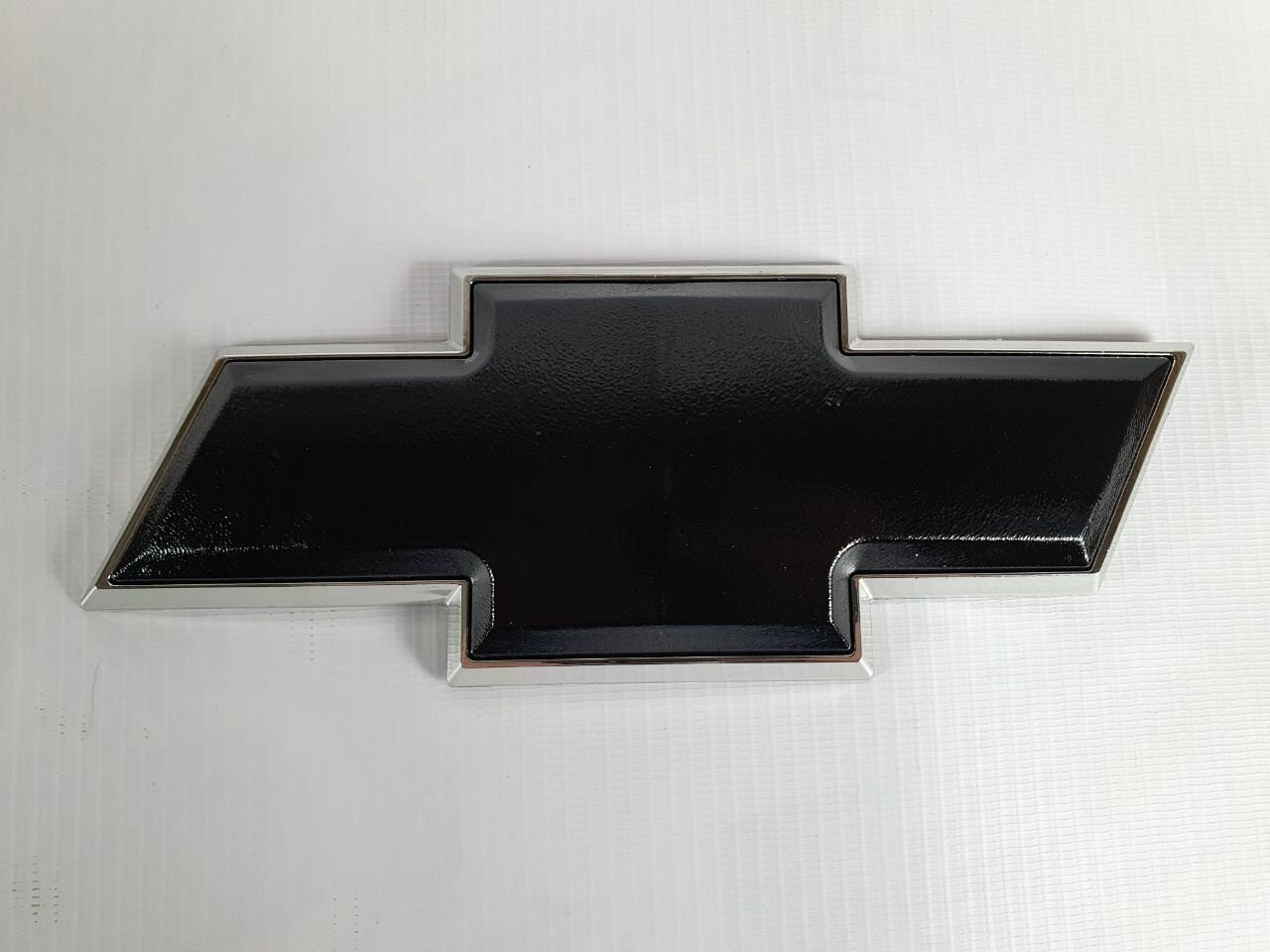 Шильдик на решетку радиатора нового образца 2123