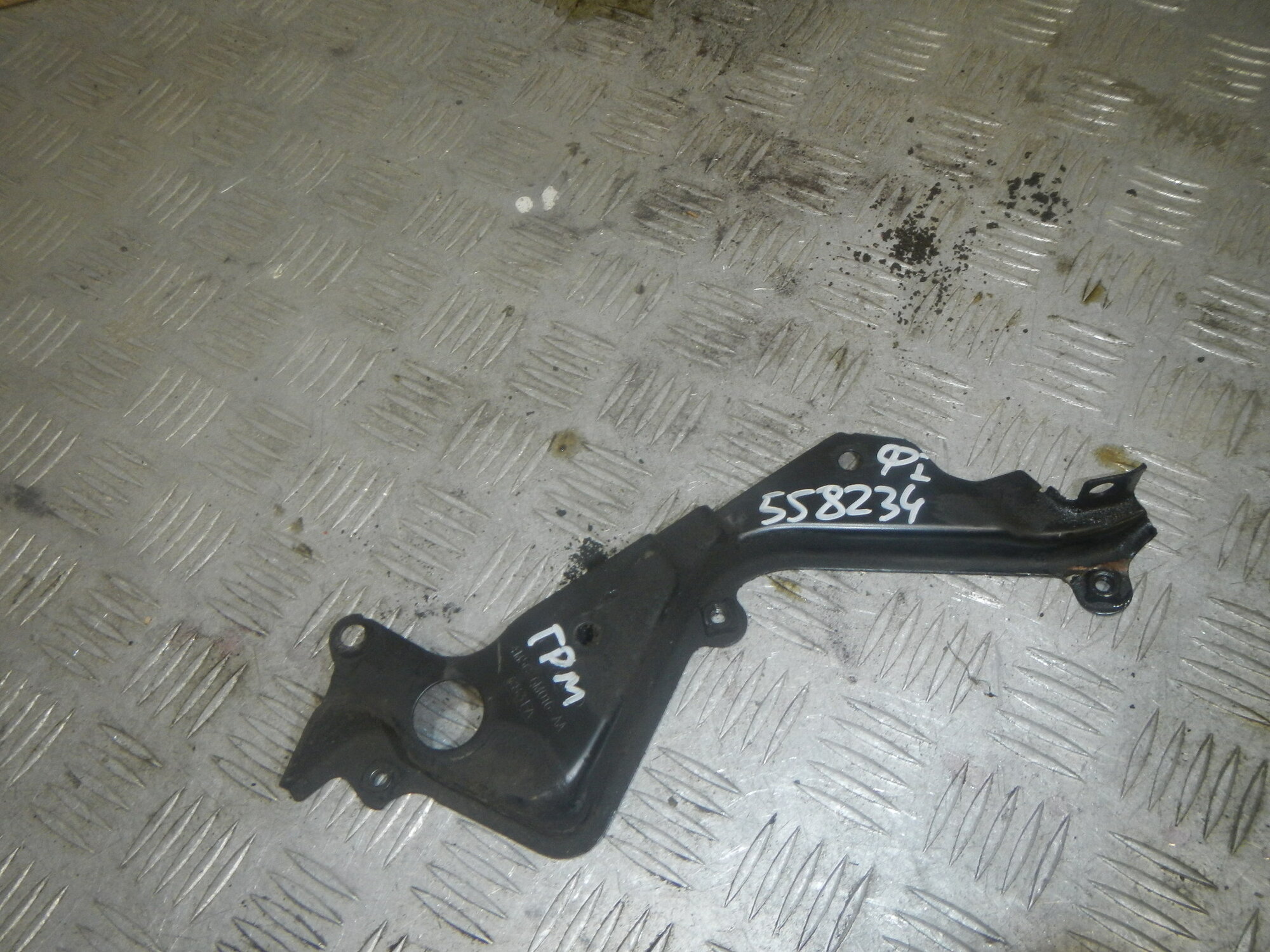 Б/У Кожух ремня ГРМ, Ford (Форд)-FOCUS 1 (98-04) FORD FOCUS 1 (98-04) Без видимых повреждений. 558234 FORD арт. 4M5G6M016AA