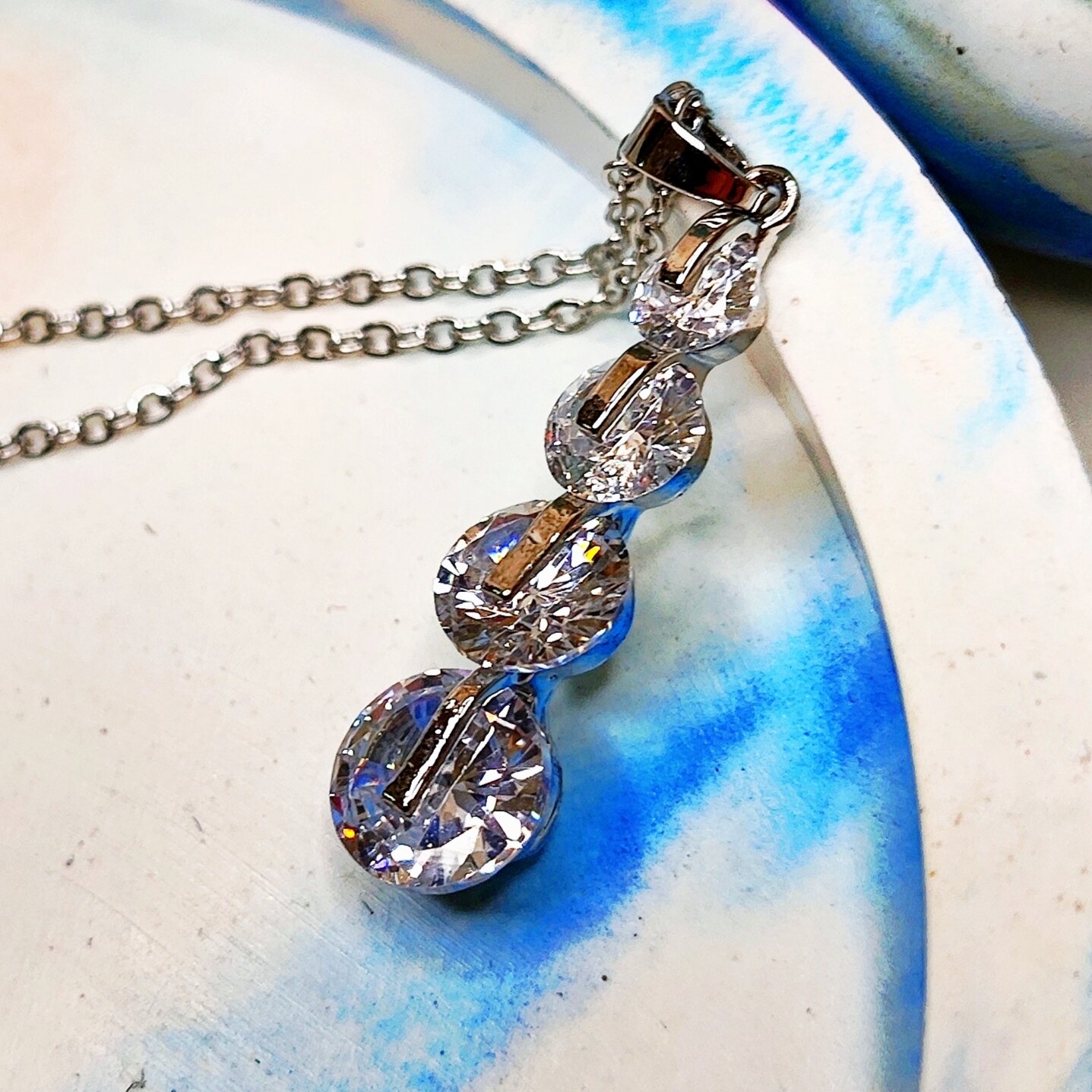 Подвеска, стекло