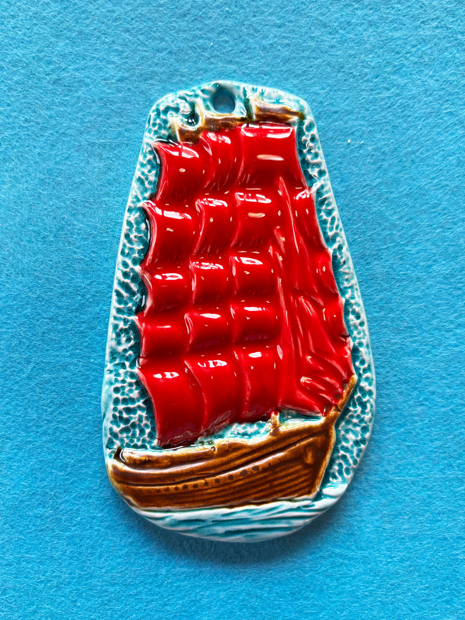 Панно настенное "Кораблик алые паруса", фарфор, без рамы, 12×7 см