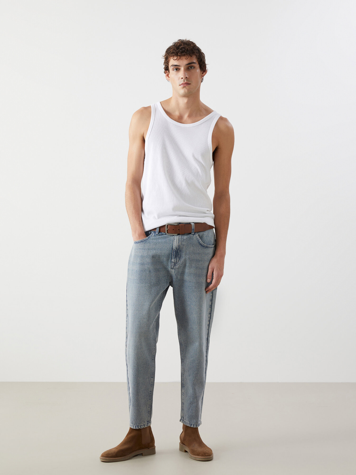 Джинсы зауженные 