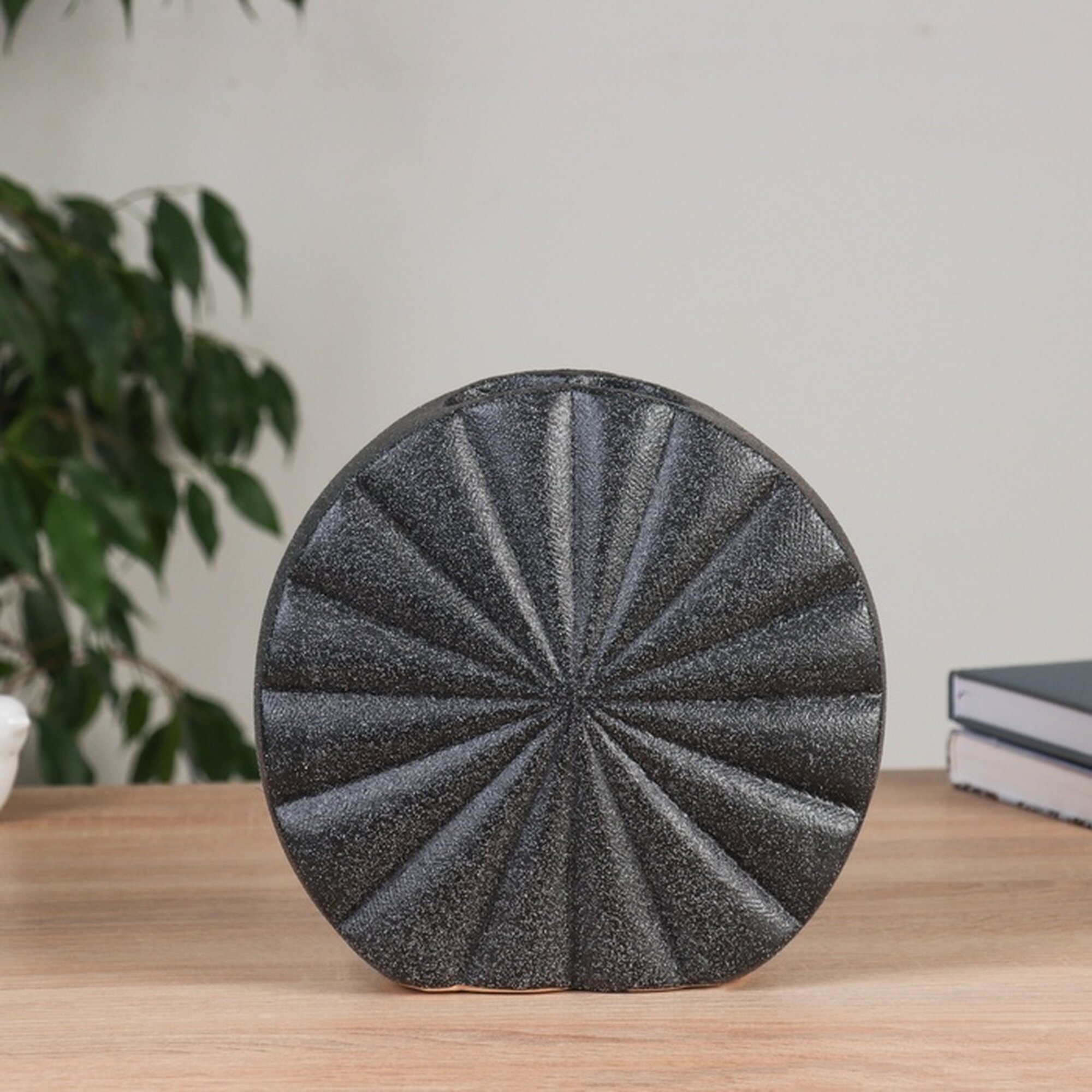 Керамическая ваза декоративная настольная «Кайо» классик, для цветов, сухоцветов, d-8×5 см, 20.5×20.5 см, чёрный