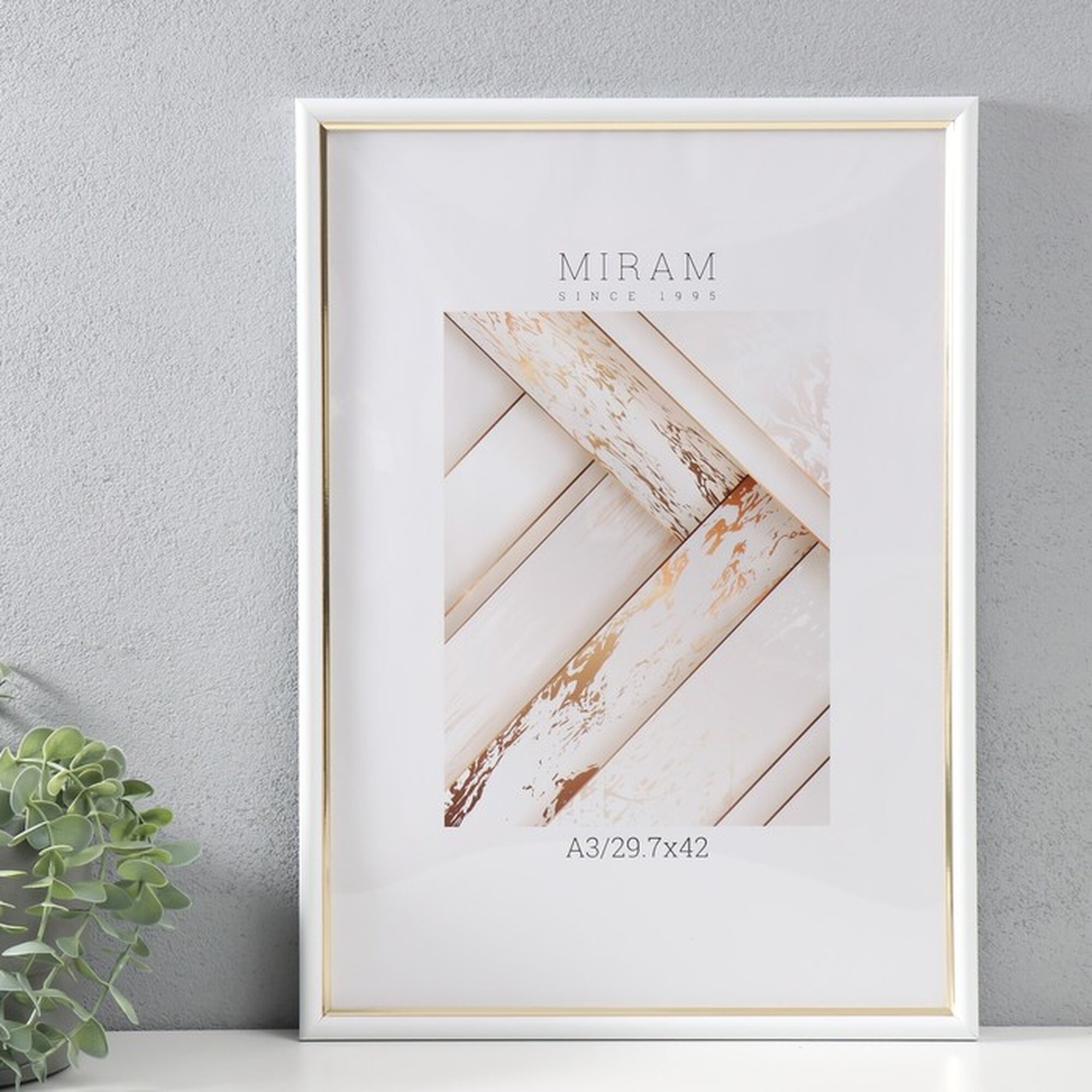 Фоторамка пластик "мирам" 29.7х42 см, (А3) 636461, белый с золотом (пластиковый экран)