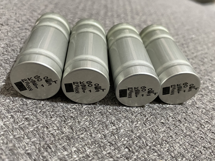 Электролитические конденсаторы ELNA RKG серии 3900UF25V 150℃ Спецификация автомобиля 16*42 1шт цена