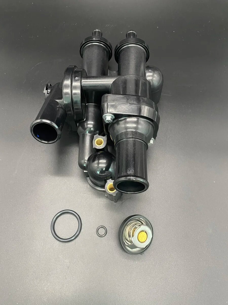 Корпус термостата + термостат Новое Cargoparts