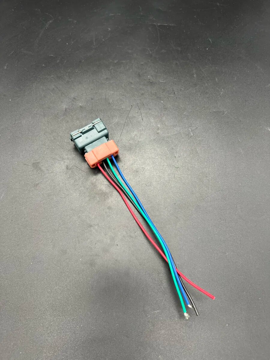 Разъем ( Фишка ) трамблера Новое Cargoparts