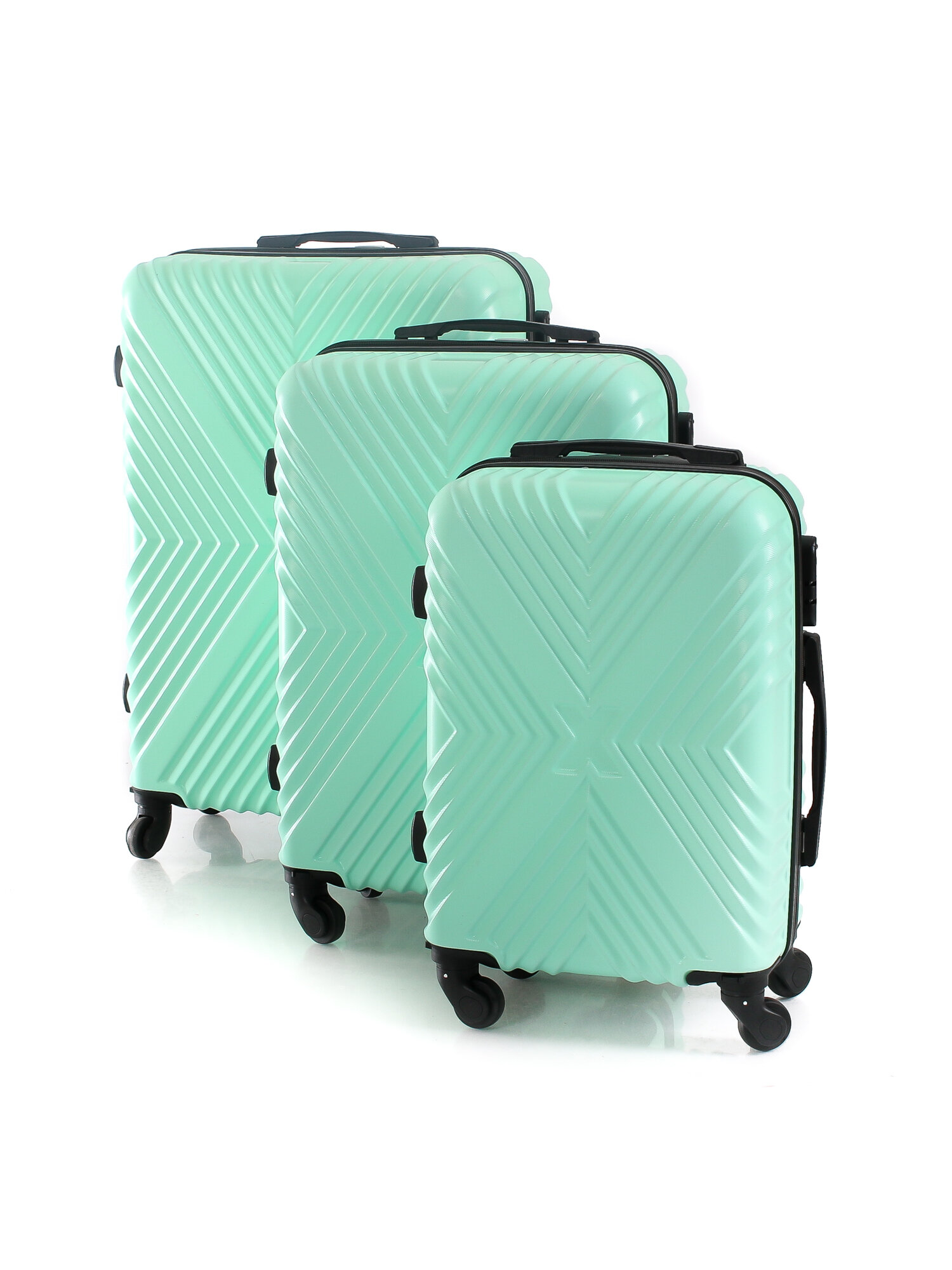 Комплект чемоданов 