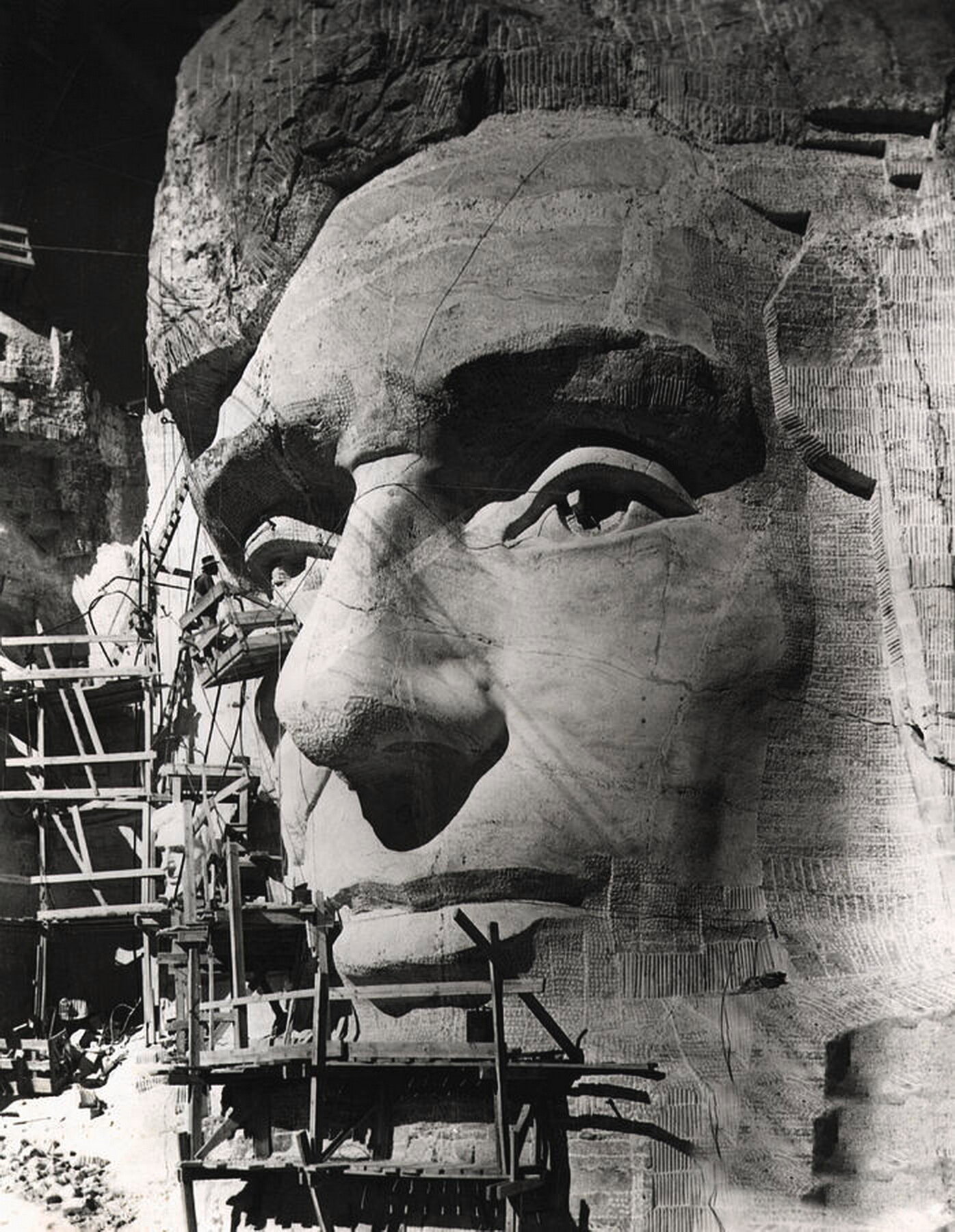 Плакат, постер строительства мемориала Маунт-Рашмор на бумаге, размер 21х30см