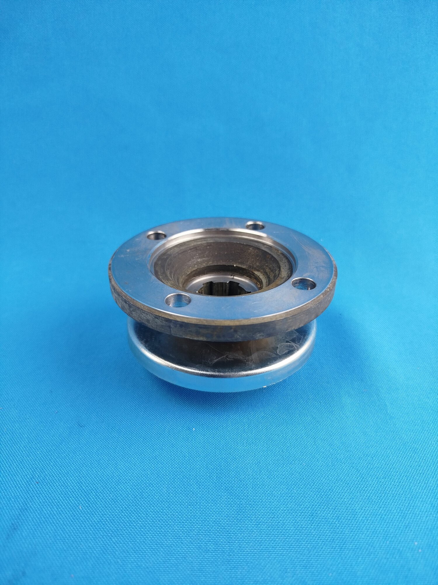 Фланец редуктора заднего моста "ВАЗ" для автомобилей ВАЗ 2101-07, Нива (21213-2201100)