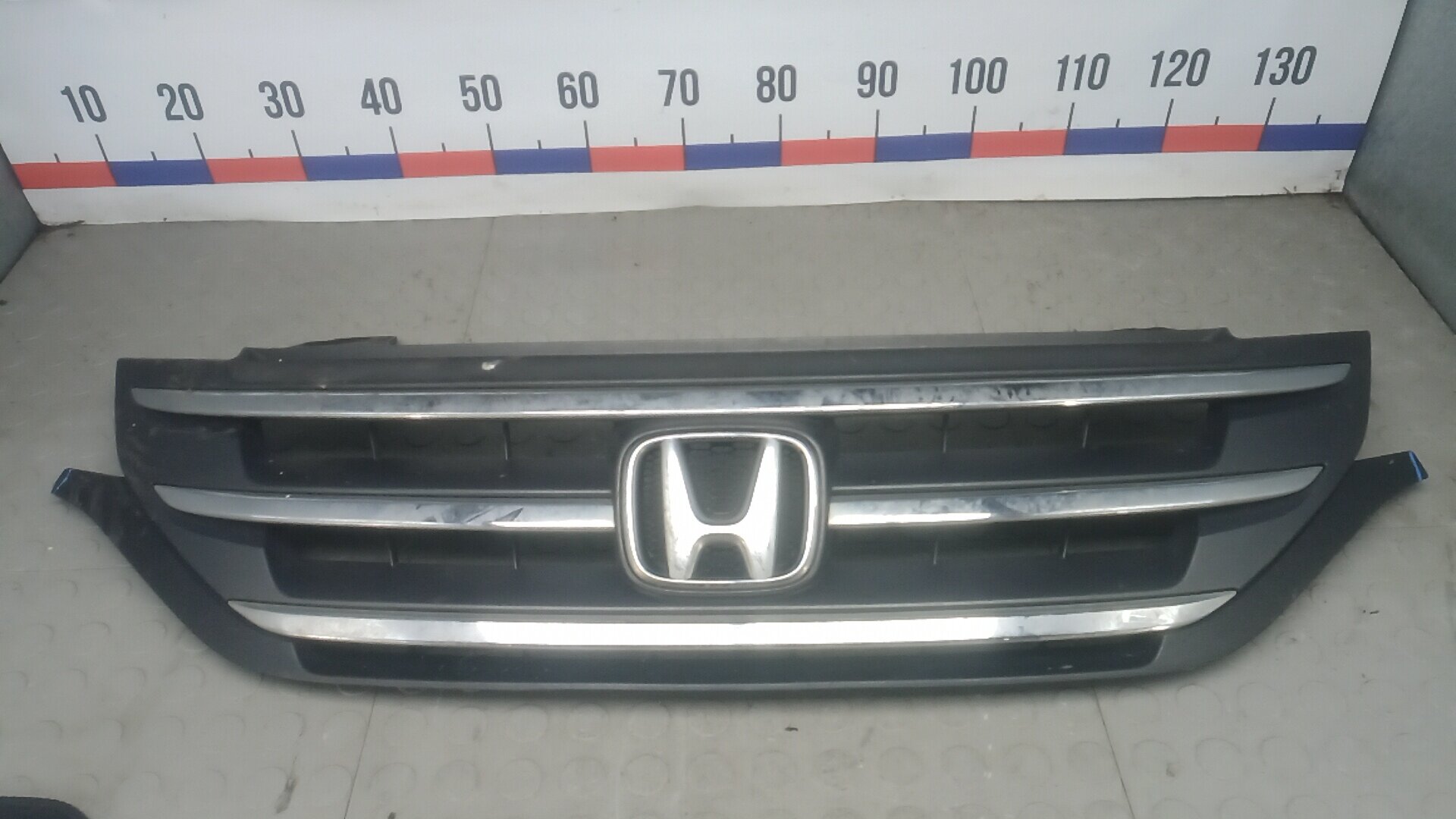 Решетка радиатора HONDA CR-V 4