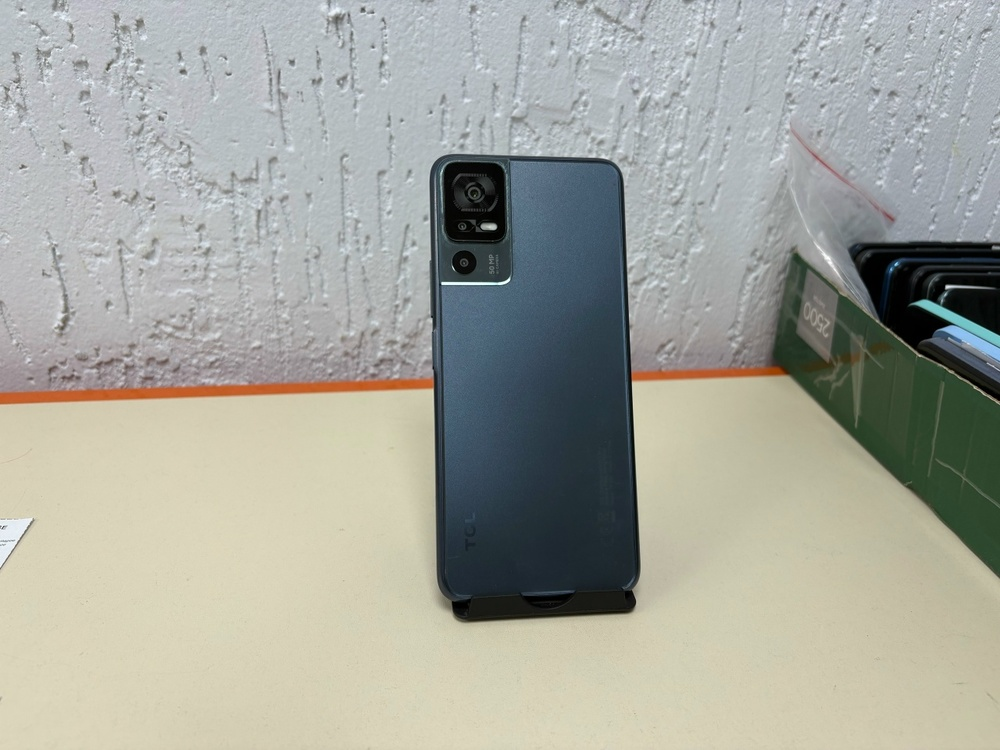 Смартфон TCL 40SE Dark Grey, 17,15 см (6.75") 720x1600, 4x2.3ГГц + 4x1.8ГГц, 8 Core, 6GB Ram, 256GB, б/у, уценка