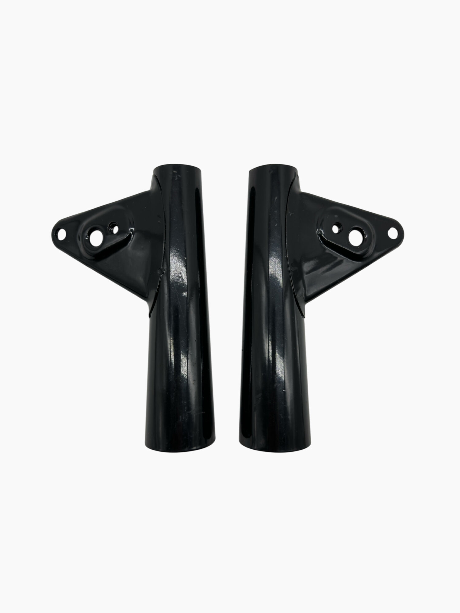 Кожух вилки (кронштейн фары) на мопед Альфа металл, черный