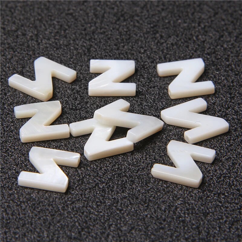 Перламутровые бусины-буквы Vinswet Белый, 10 pieces, Z 11x12mm