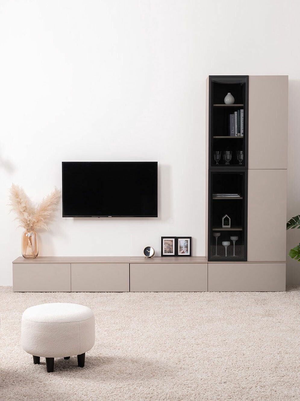 Гостиная комплект Роквуд, ТВ-тумба, навесной шкаф, шкаф-витрина, 268.9x37.2x212 см, Эмили Блаш / Крем