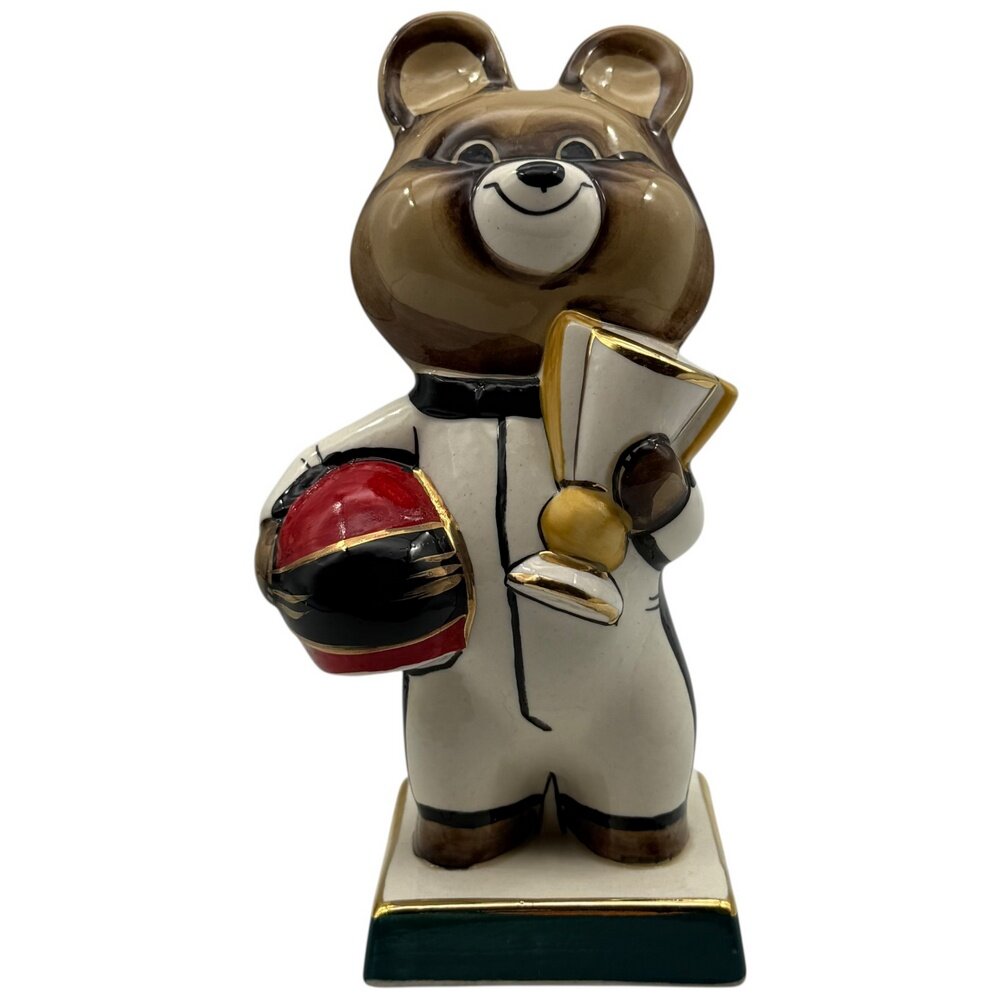Фарфоровая статуэтка "Олимпийский Мишка - Гонщик СССР", 2022-2024 гг, Вербилки, Россия
