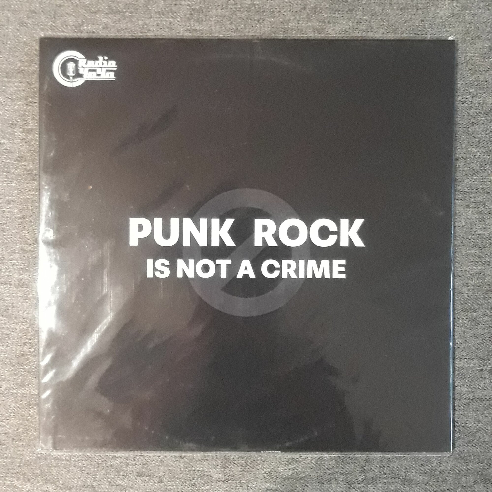 Виниловая пластинка Radio Чача ( Наив ) - Punk Rock Is Not A Crime LP