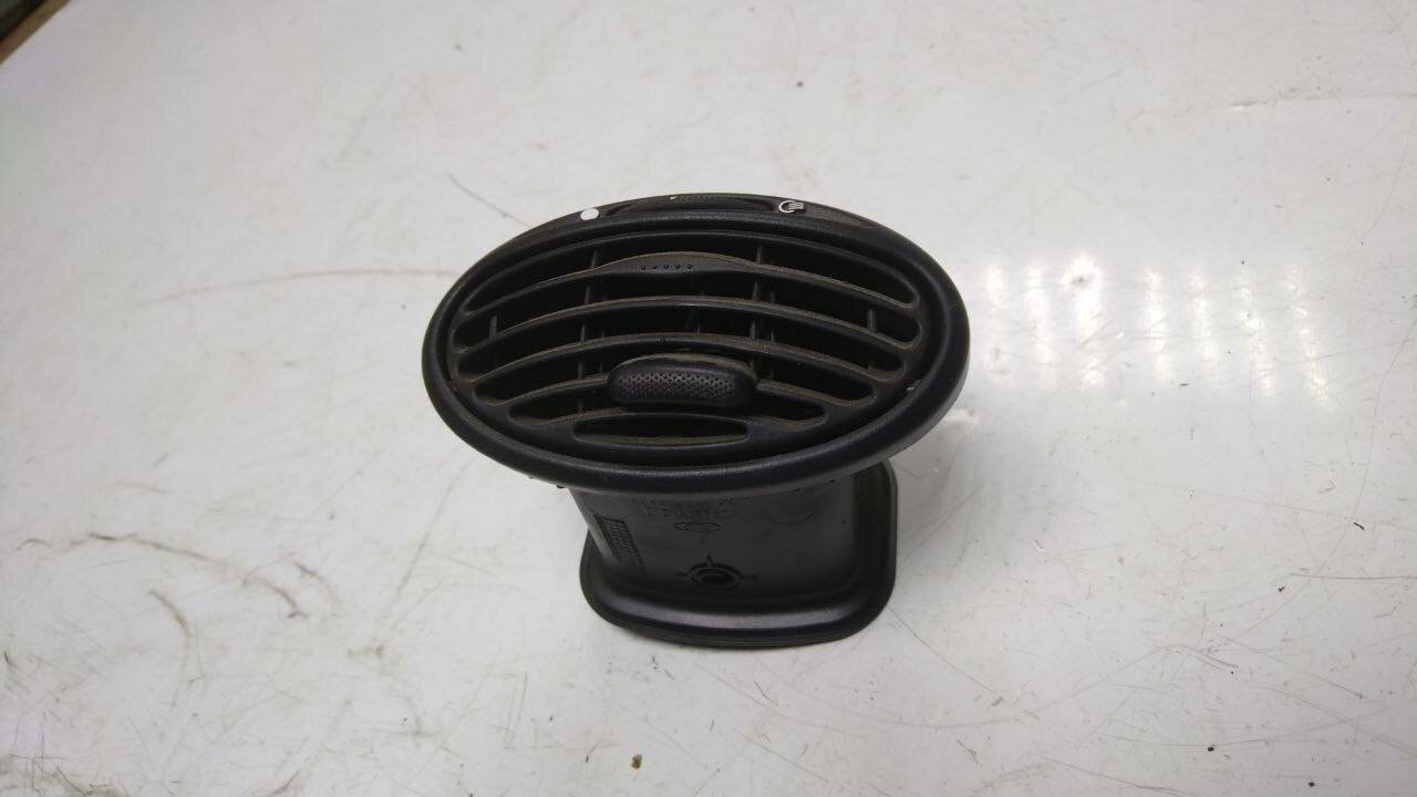 Дефлектор обдува салона Ford Focus (1998 - 2001) 98AB19893AKW