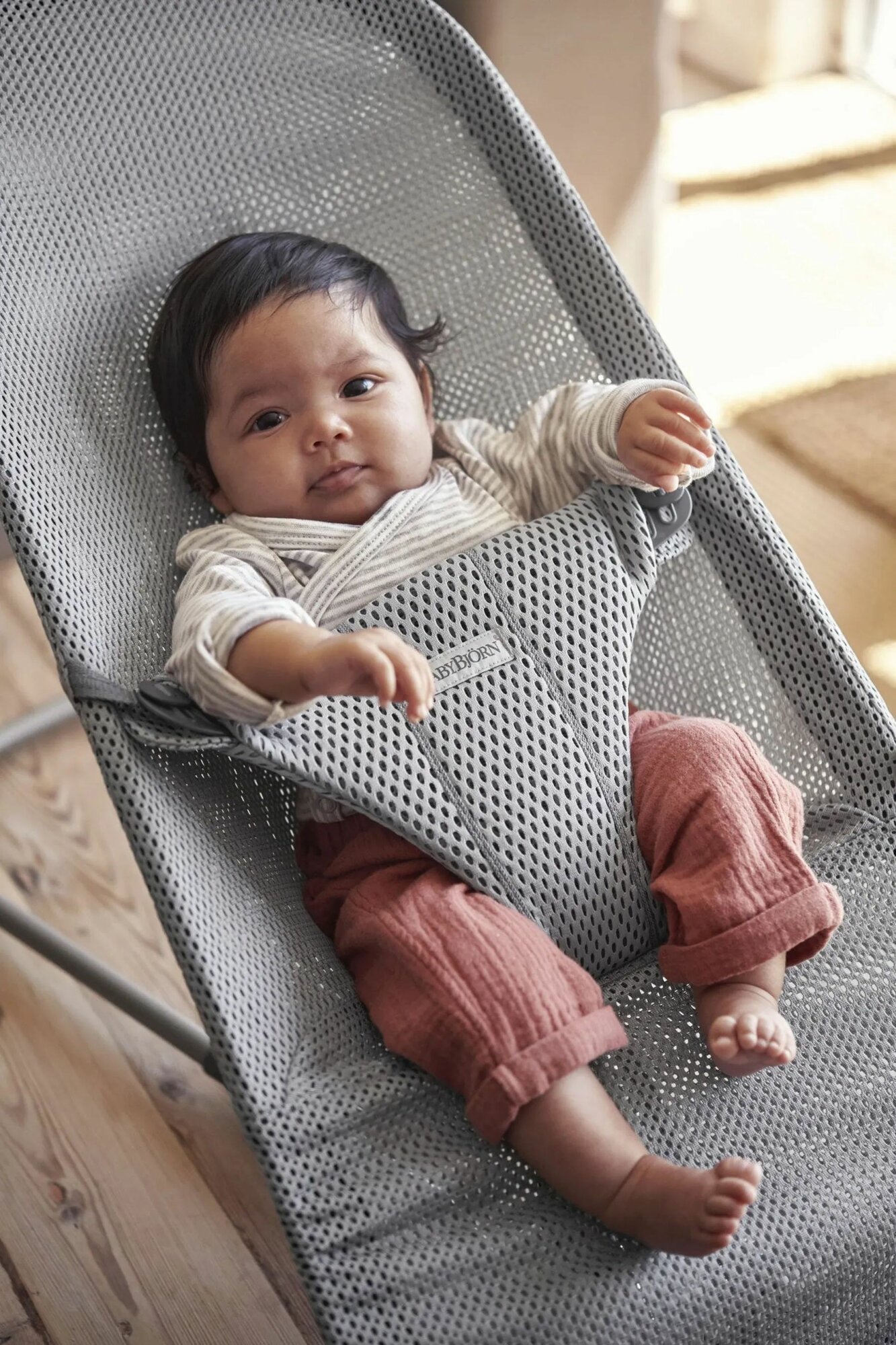 Шезлонг для новорожденных от 0 BabyBjorn Bouncer Bliss Mesh, Gray