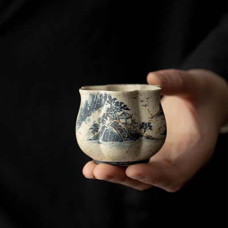 Ручная керамическая чайная чашка сине-белая с золотым рисунком