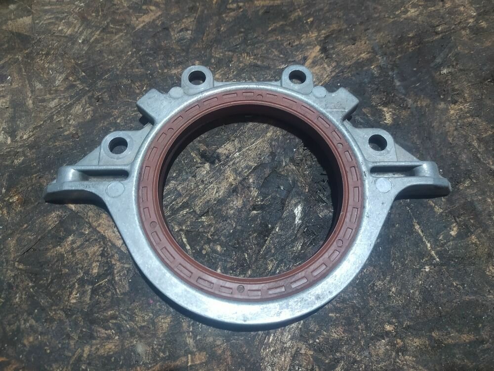 Крышка коленвала задняя Ford Mondeo 2 Б/У с пробегом