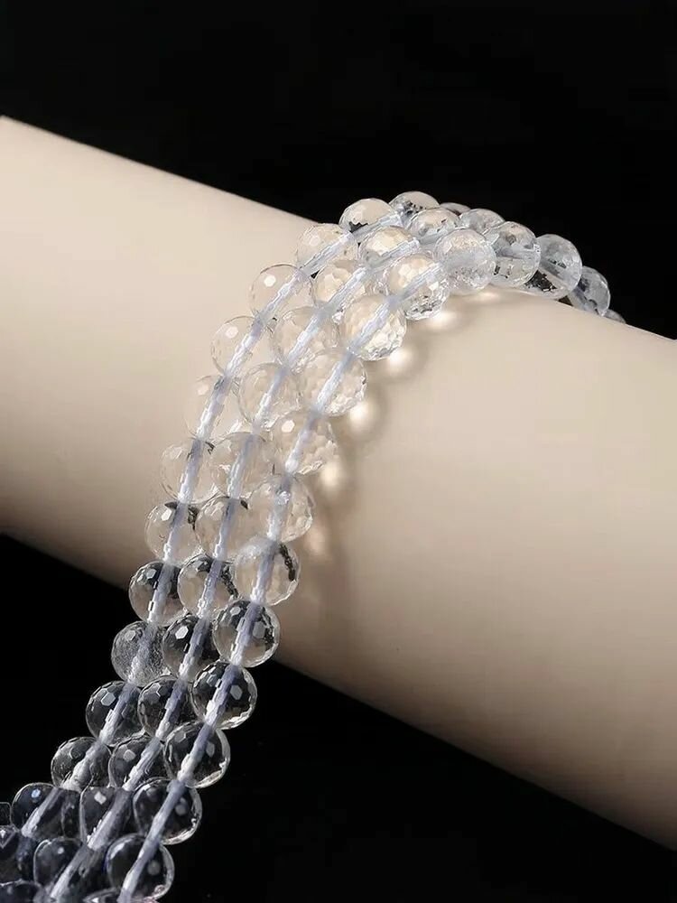 Горный хрусталь многогранный 10 мм, бусины на нитке (около 37 шт)