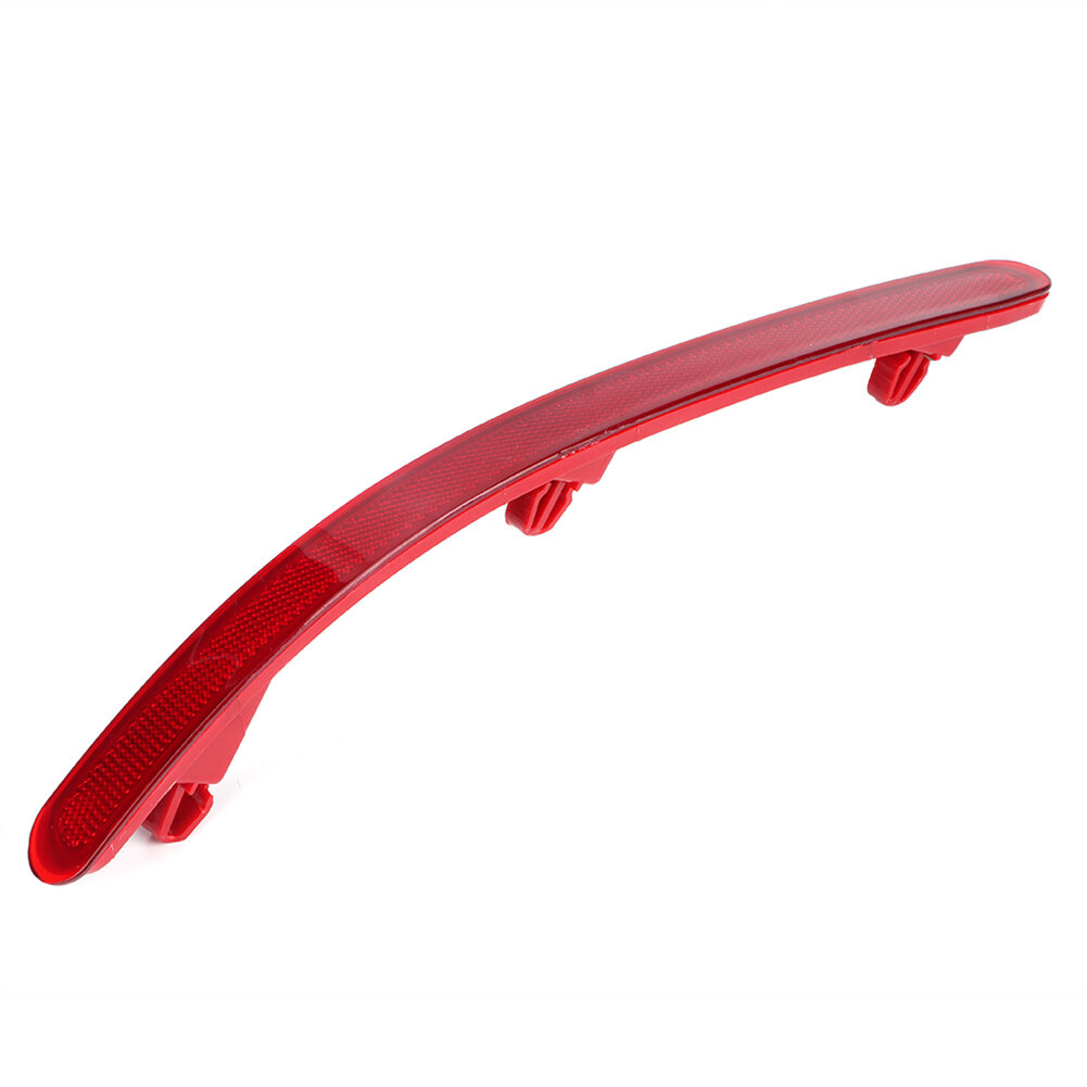 Задний бампер автомобиля, правый боковой фонарь, отражатель 7L6945106A (замена).