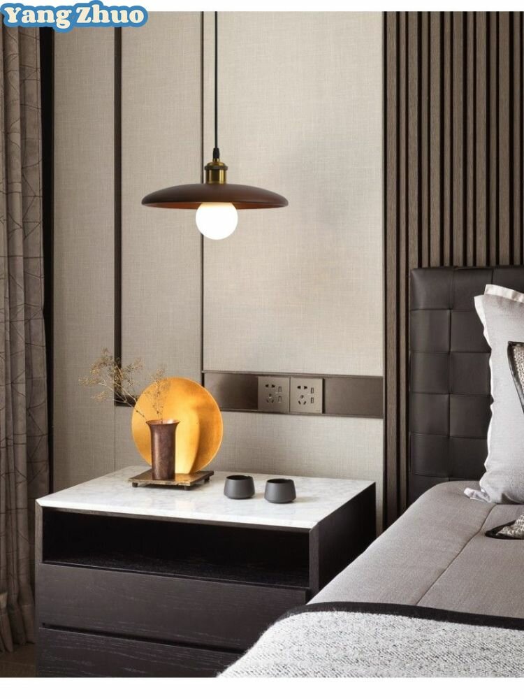 Подвесная люстра из массива дерева в скандинавском стиле