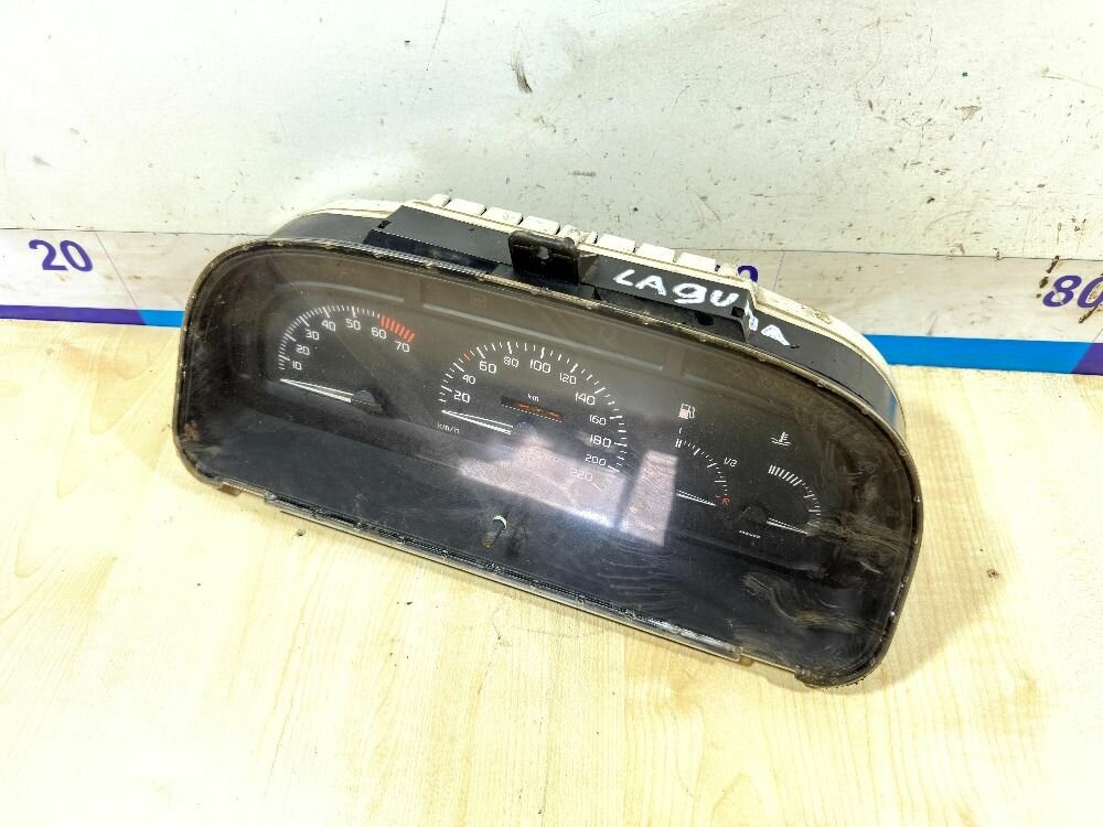 Панель приборов Renault Laguna 7700824301