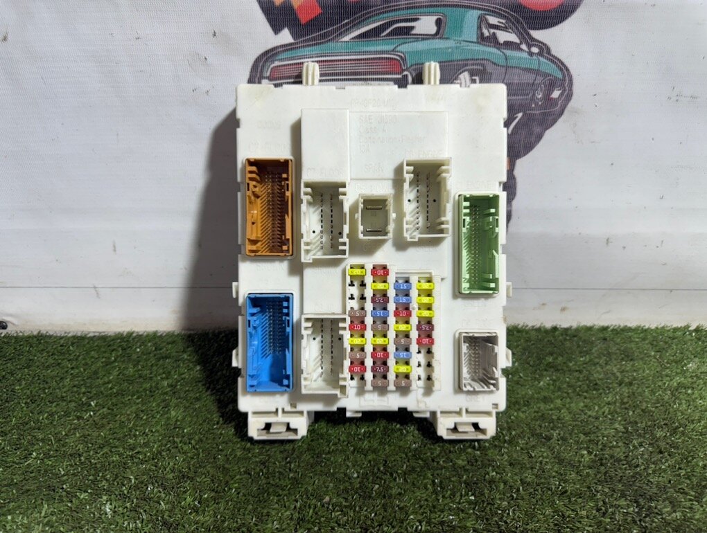 Блок предохранителей Ford Focus 3 седан 2.0 XQDA 97RI010012