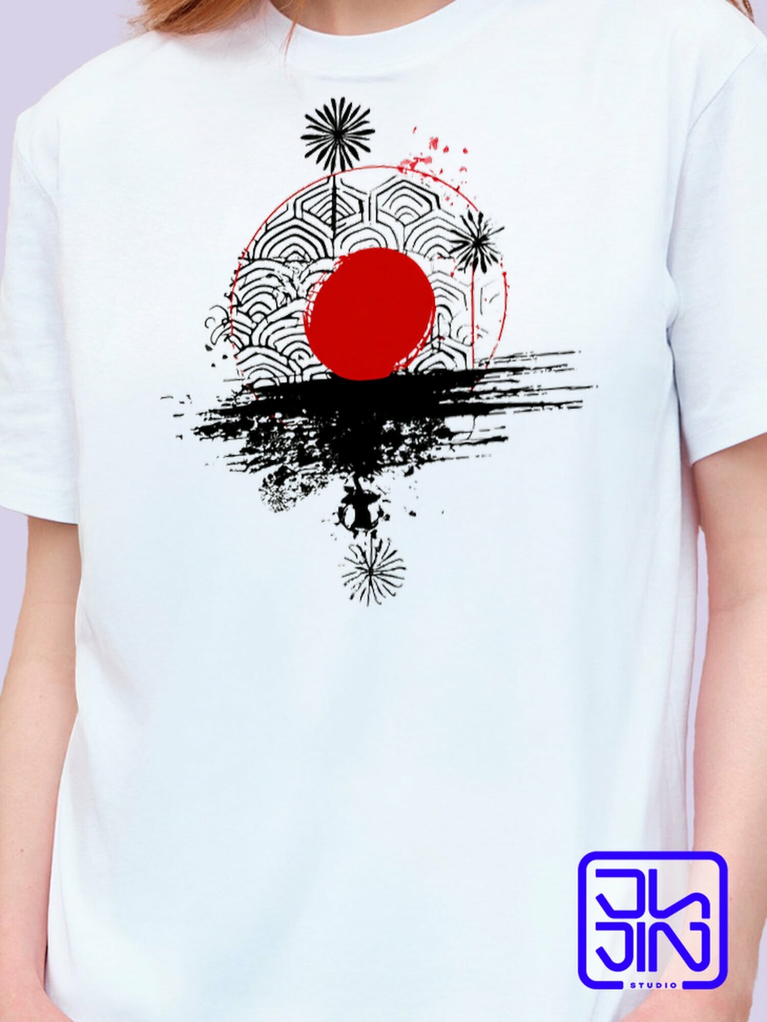 Футболка классическая женская с авторским принтом Этническое абстрактное солнце в черно красном круге с узорами японии, белый хлопковый трикотаж с прикольным рисунком на груди