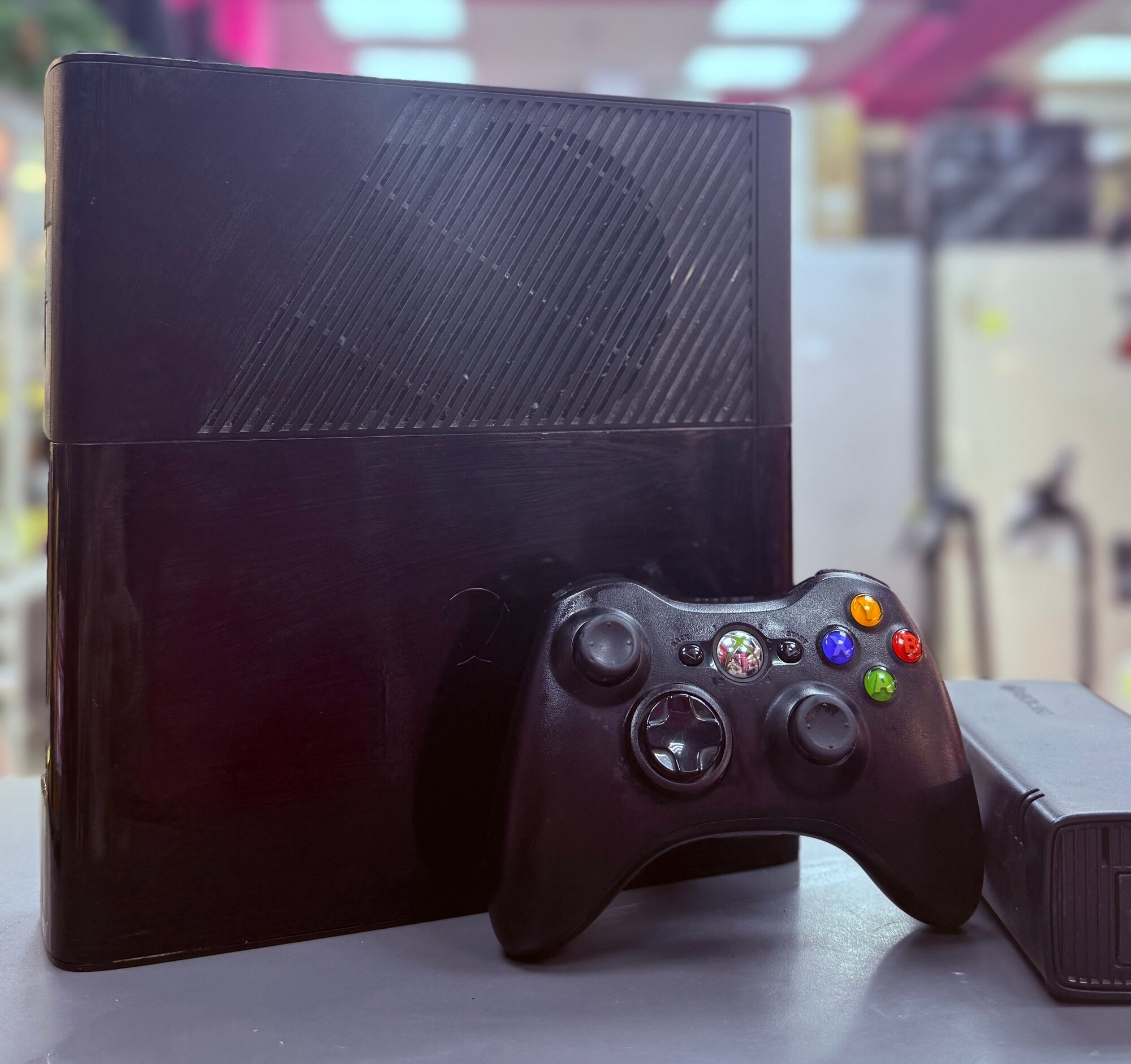 Игровая приставка Microsoft Xbox 360 500ГБ HDD , без игр, черный