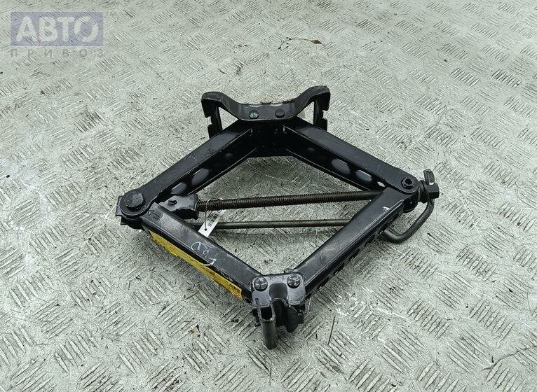 Домкрат Ford Focus 2 (2004-2010)