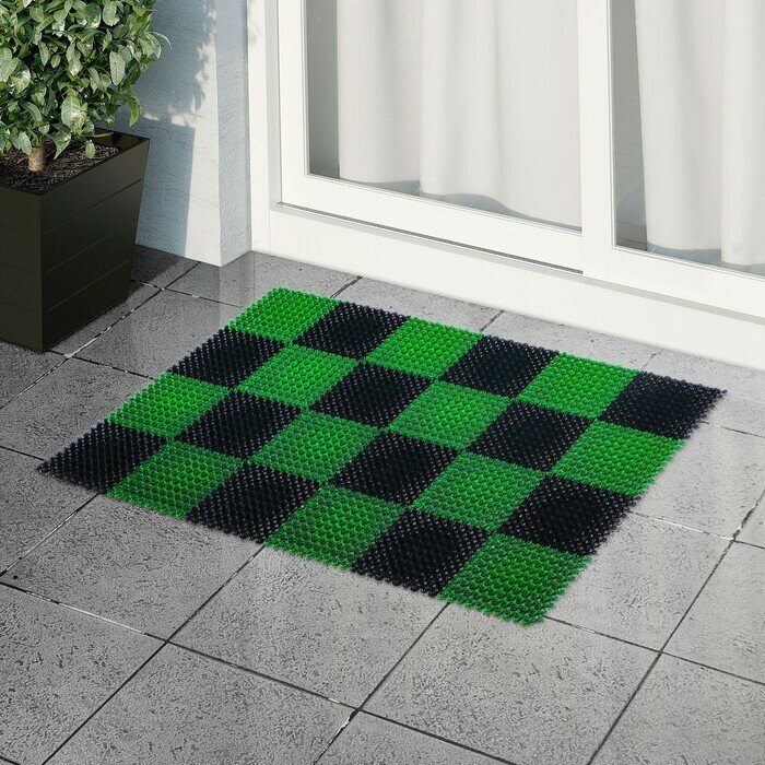 Ковровое покрытие Sima-land щетинистое, "Травка", 54х81 см, цвет черно-зеленый (1499142)