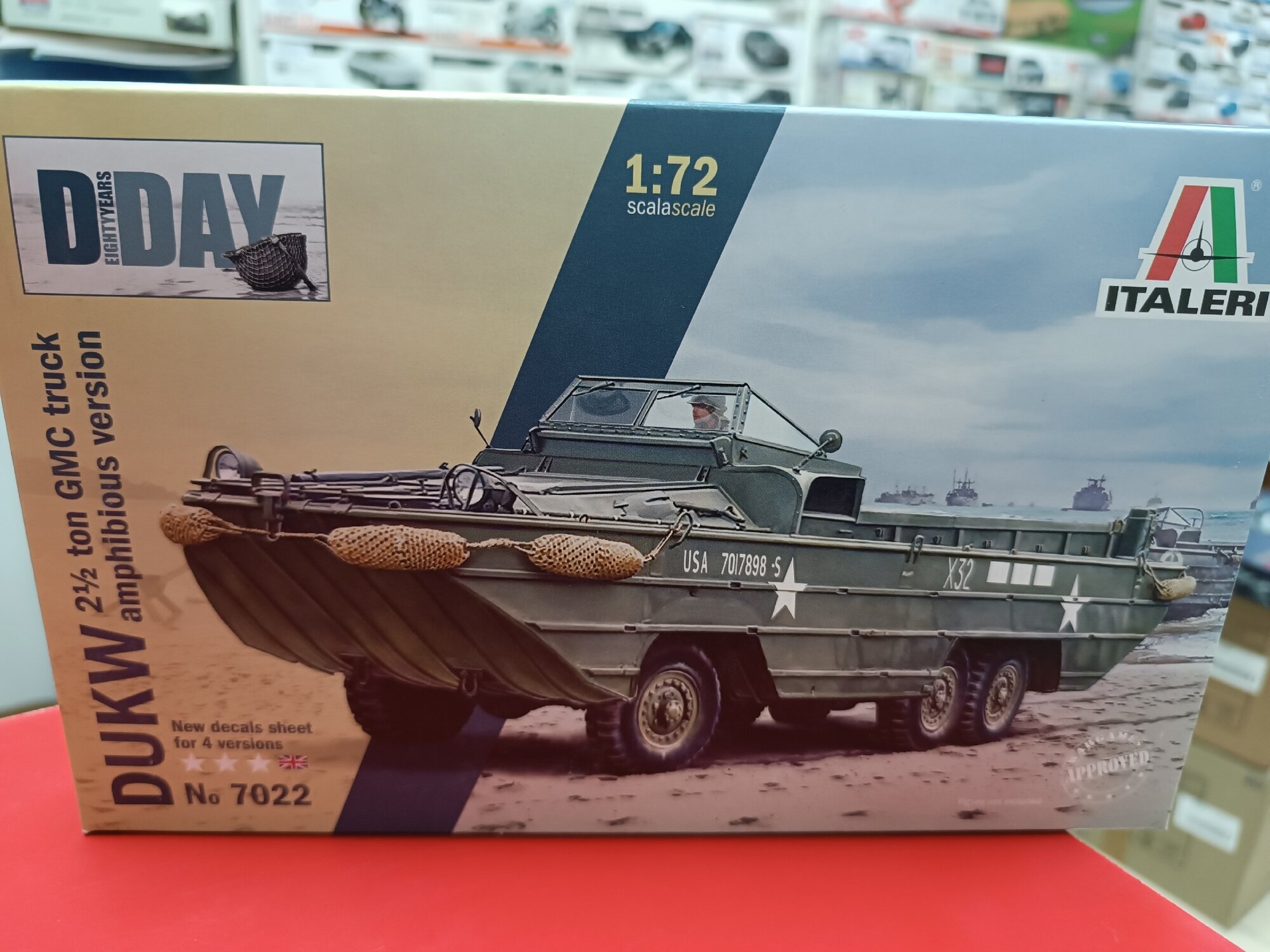 7022ИТ Автомобиль DUKW Tomcat Сборная модель в масштабе 1:72 italeri