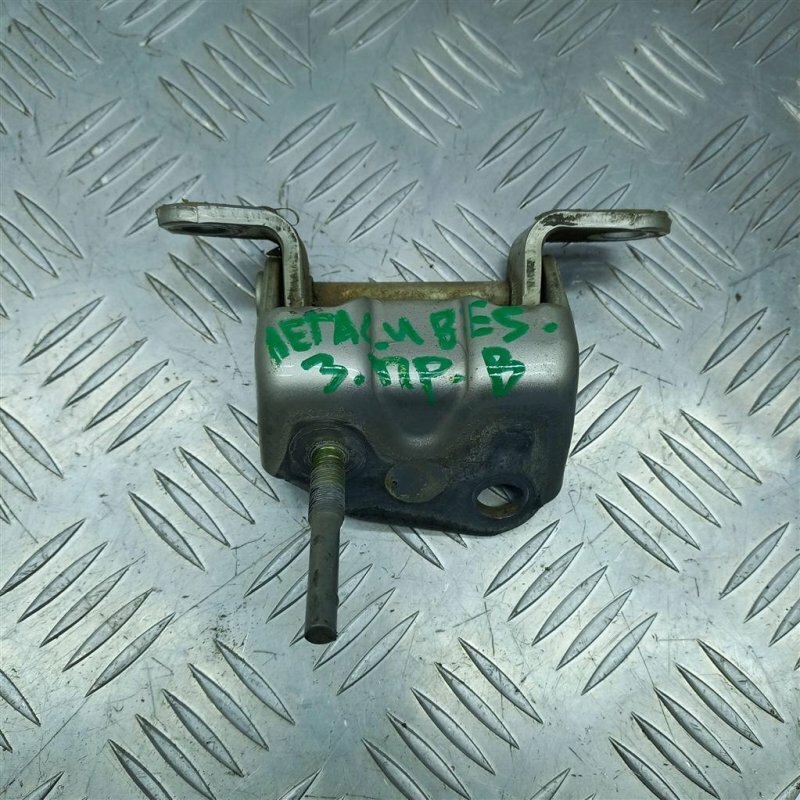 Б/У Петля двери задней правой верхняя Subaru Legacy 3 BE5 / Субару Легаси 3 BE5 3.0 EZ30 220Л.С. 1999