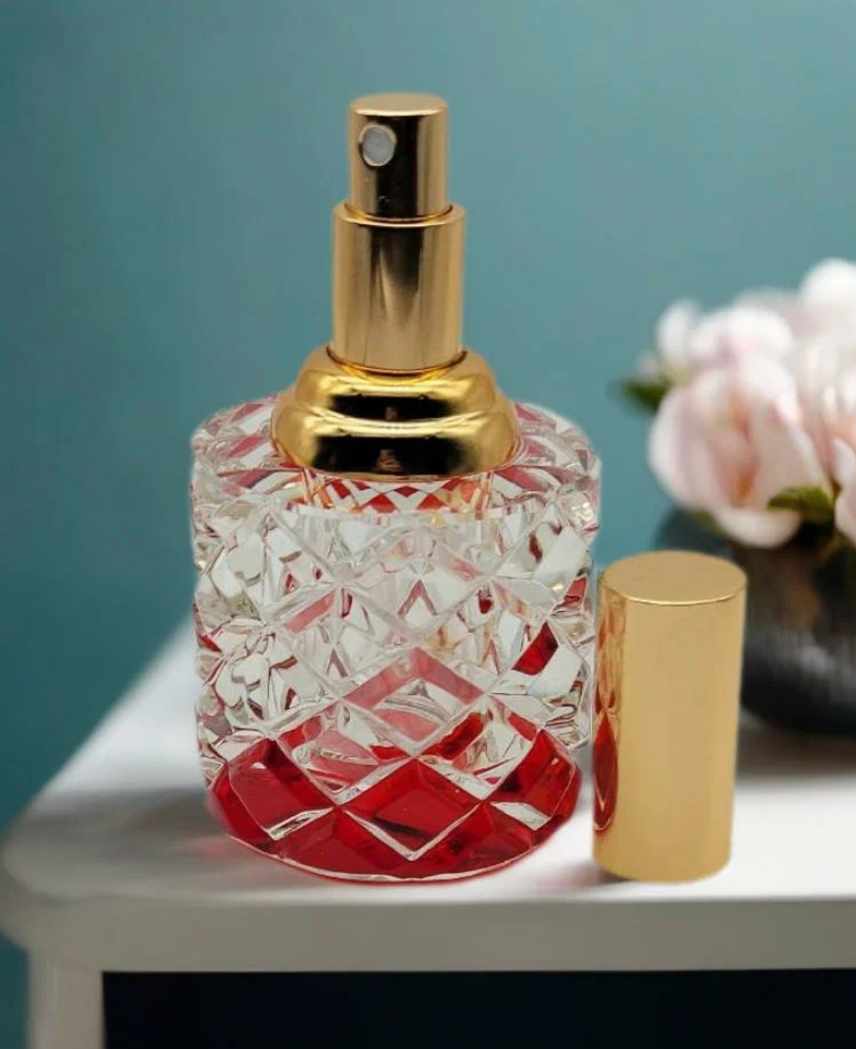 Хрустальный граненный флакон для духов 30мл, высота 120мм, диаметр 60мм, красный