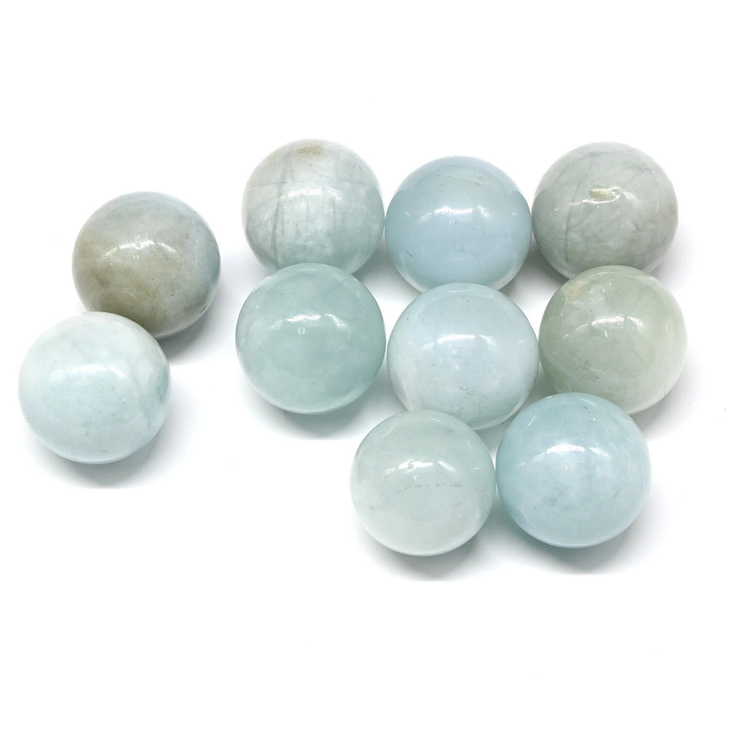 Шар из аквамарина, диаметр 17-18мм .