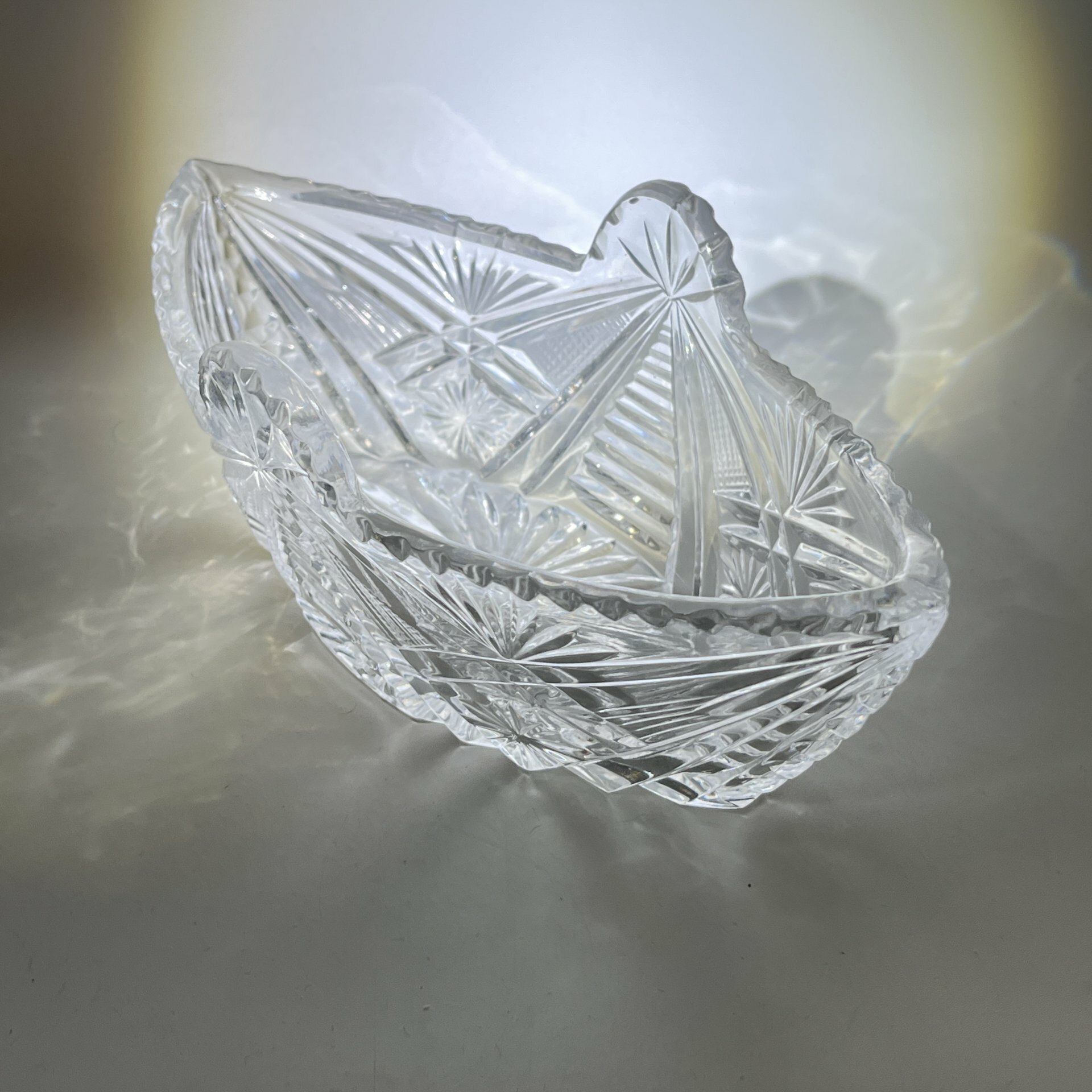 Салатник-ладья с резным геометрическим декором, хрусталь, алмазная грань, СССР