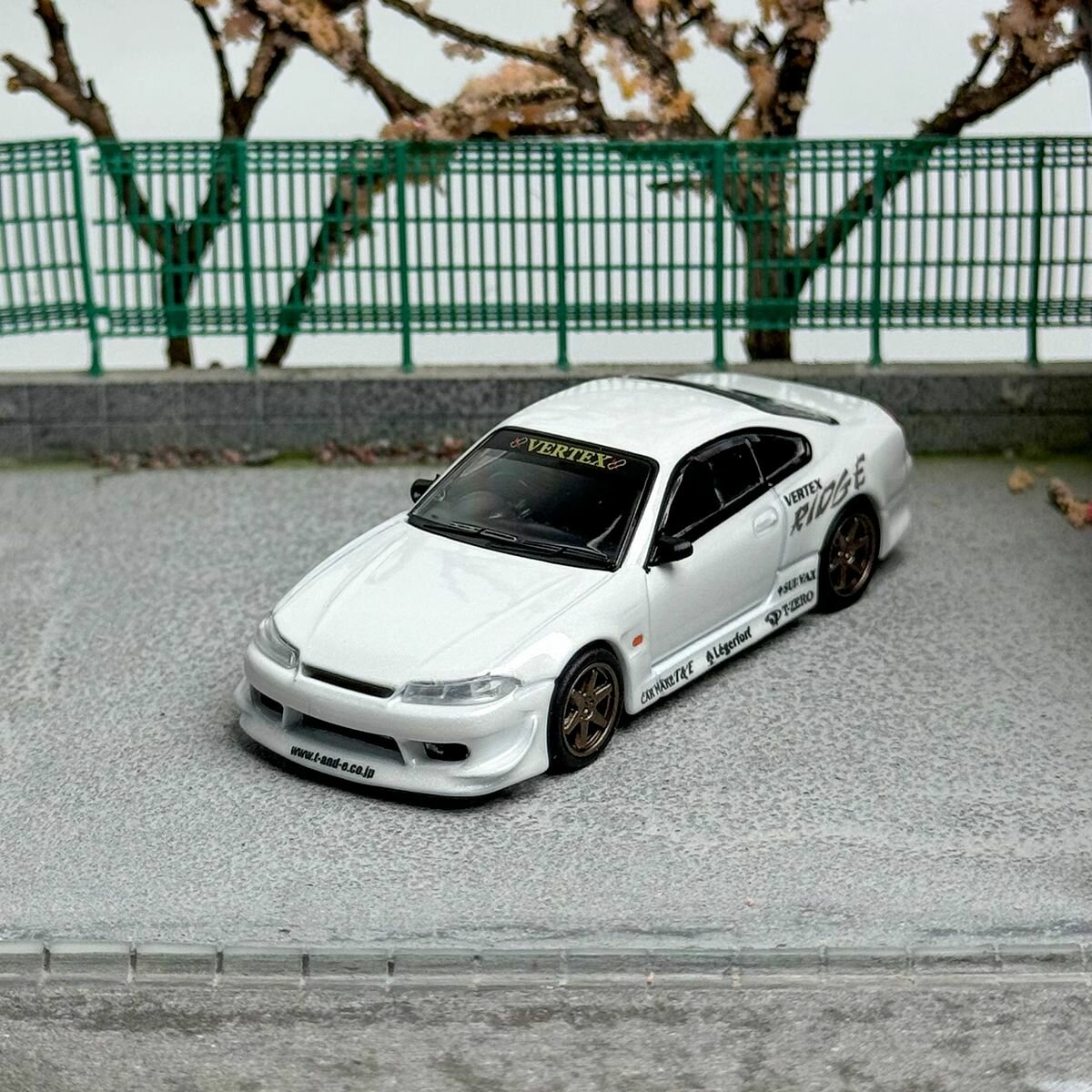 Машинка Tarmac Works TW 1/64 Nissan Silvia S15 metallic white Die-cast Alloy Car Model Collection Display Gift