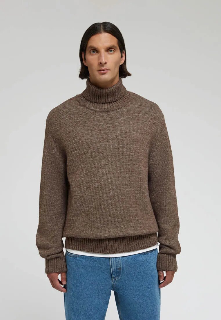 Свитер трикотажный