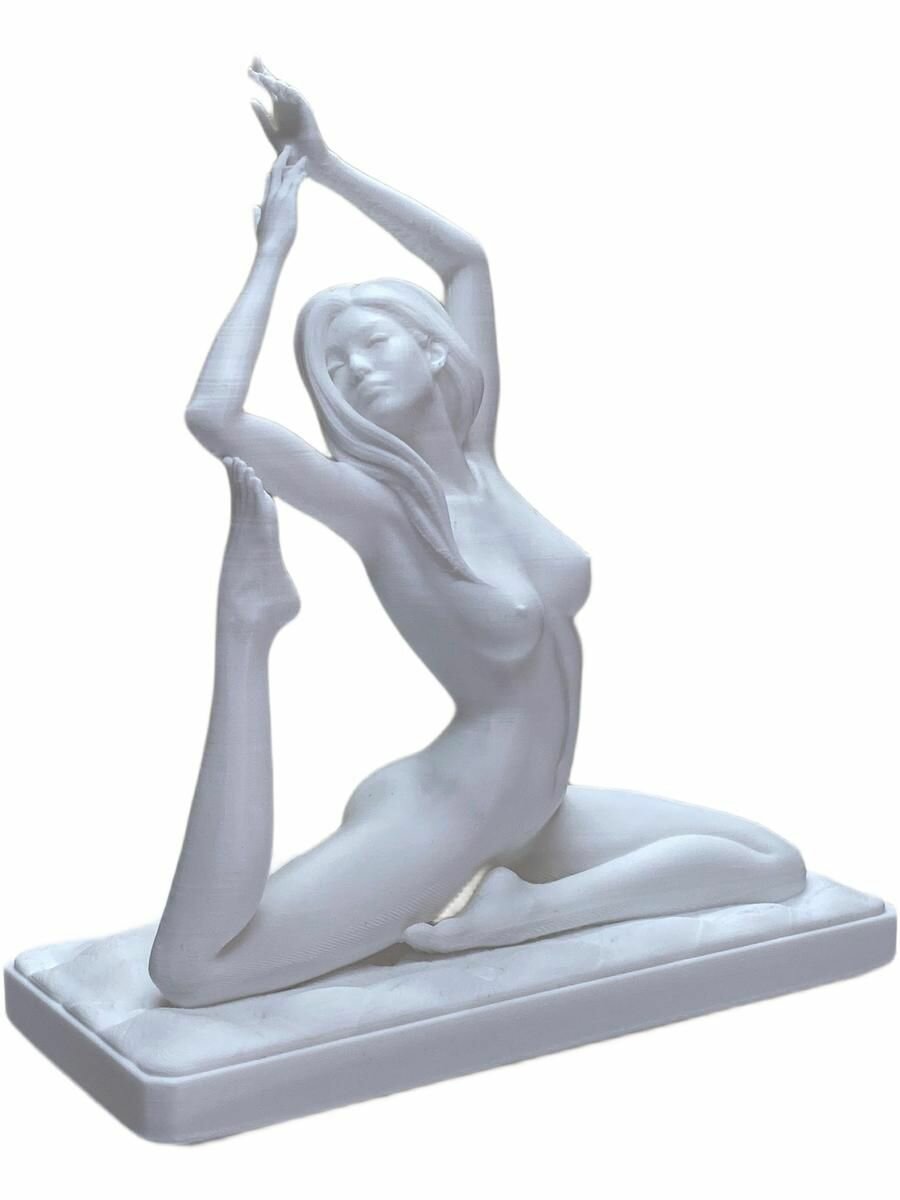 Статуэтка "Обнаженная девушка, занимающаяся йогой", цвет белый, высота 18 см