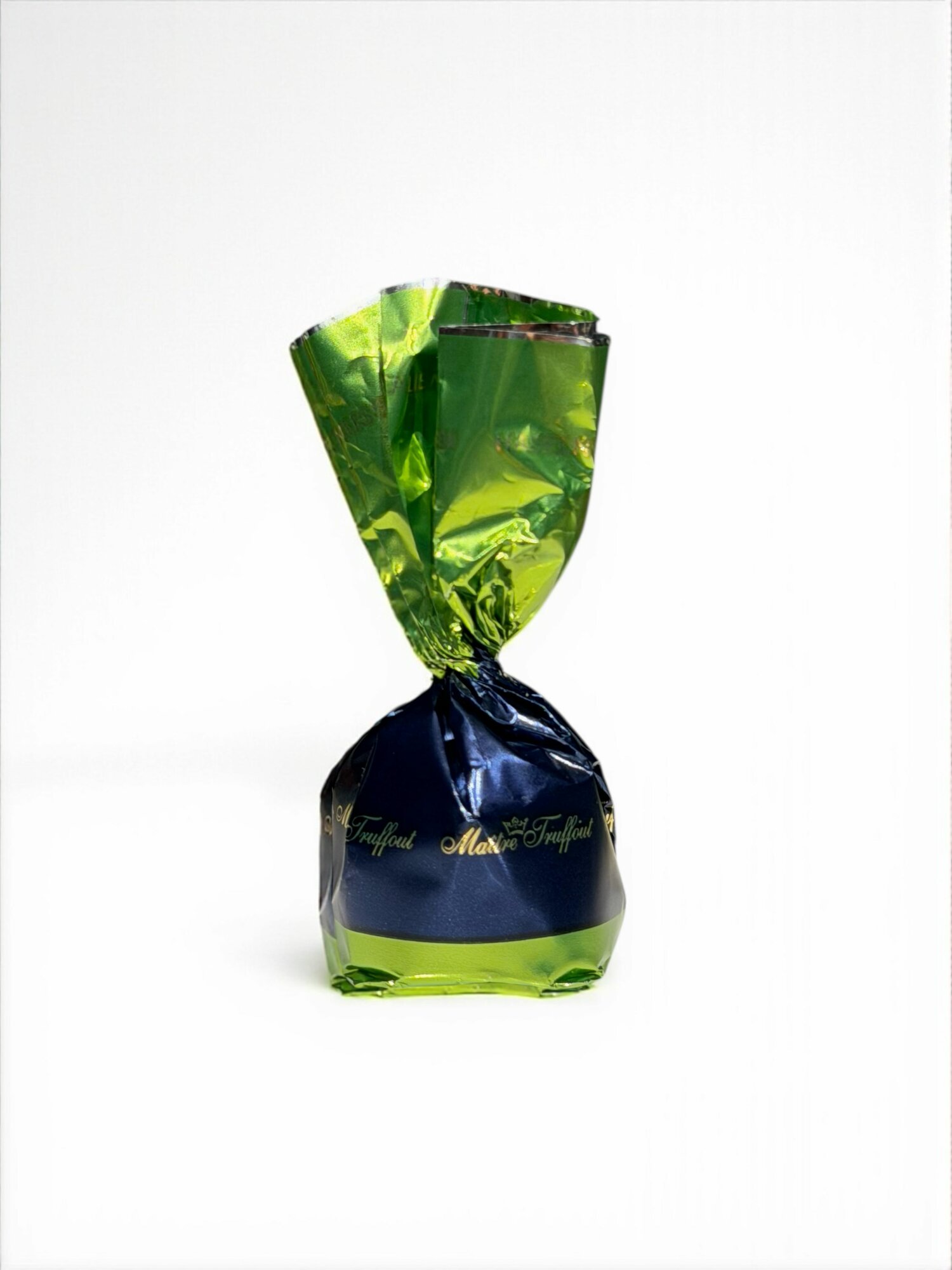 Конфеты шоколадные Maitre Truffout Hazelnut Pralines с фундучным пралине, нугой и хрустящими злаками 150 г, Австрия