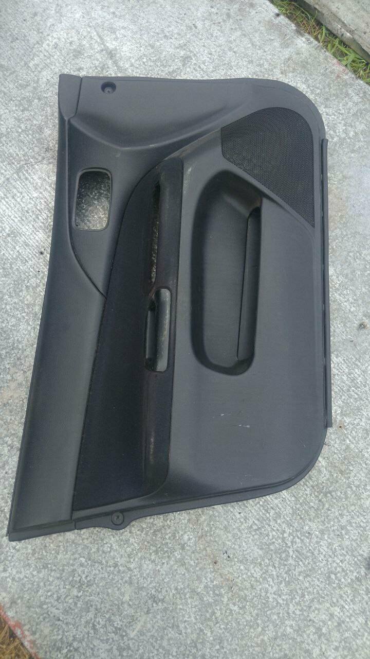 Обшивка двери передней левой Mitsubishi Lancer 9 (2003 - 2010)